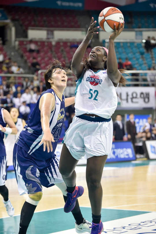 'MVP 첼시 리' WKBL 1라운드 KEB하나은행 천하