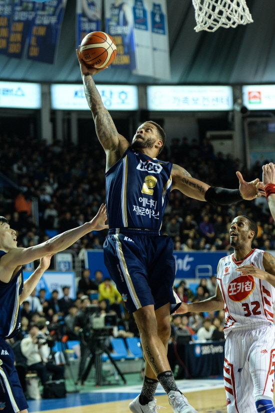 KCC 포워드 안드레 에밋, 프로농구 6R MVP 선정