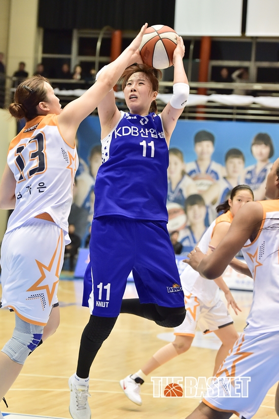 ‘조은주 4Q 8점’ KDB생명, KB 누르고 공동 2위