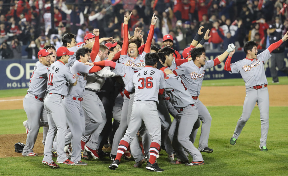 프로야구 구단 가치는 1천억원…SK 매각 계기 달라진 역할 눈길