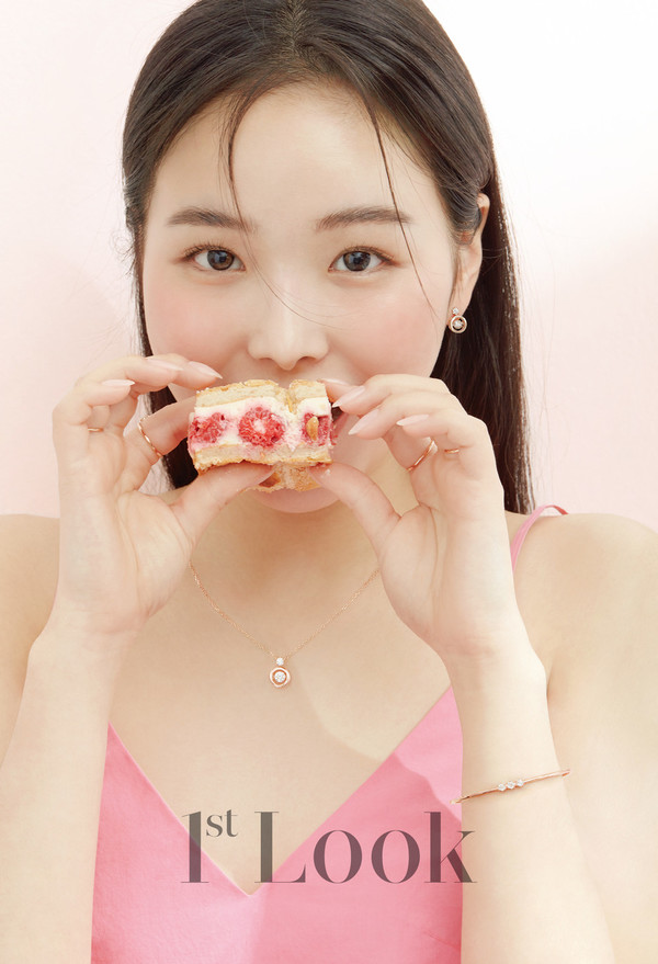 Kim Ye-rim, Lee Hae-in, Lim Eun-soo, Pink Figure Princess(Pictorial)