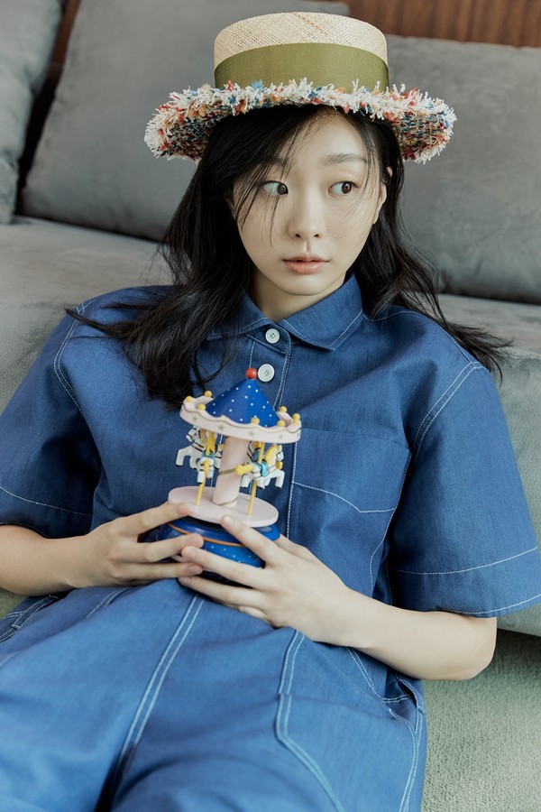 The innocence of Kim Dami's attractiveness(Pictorial)