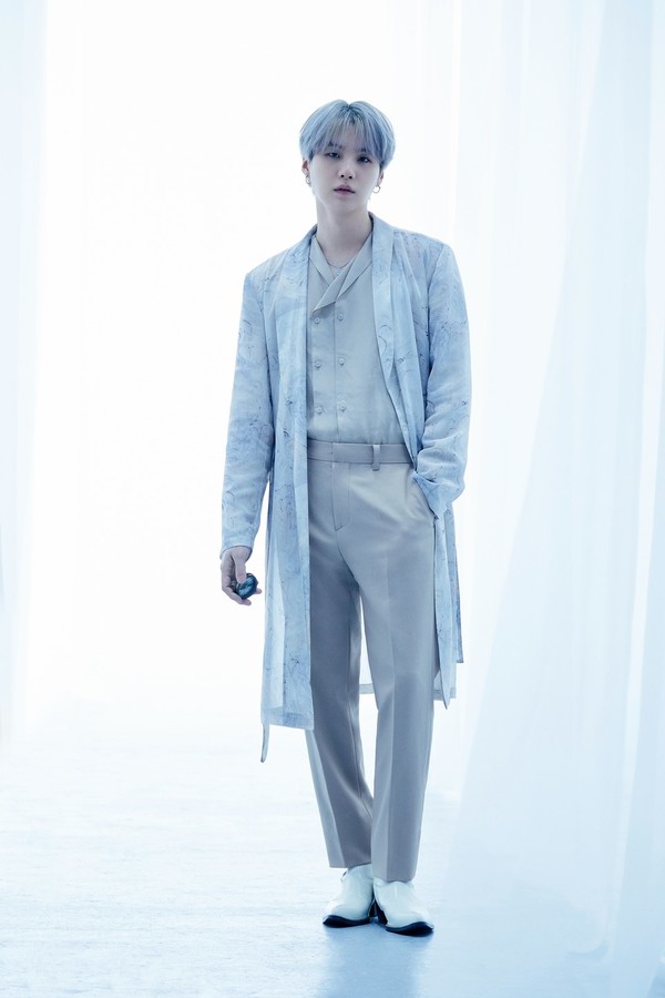 BTS, 'Proof' was released as the concept photo 'The new moment to way out'