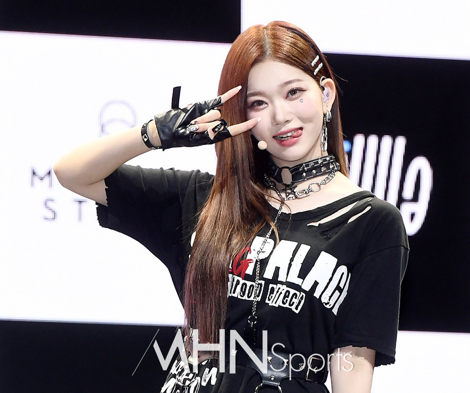 BILLY Tsuki 'Overflowing TALENT'(Pictorial)