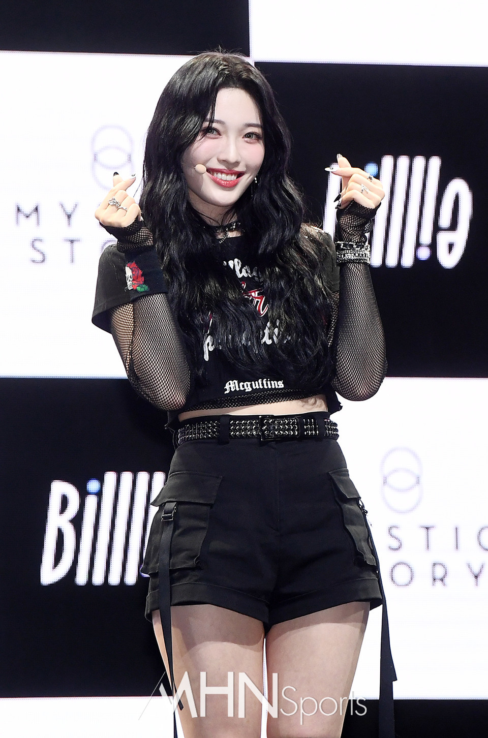 BILLY HARAM 'Charming SMILE'(Pictorial)