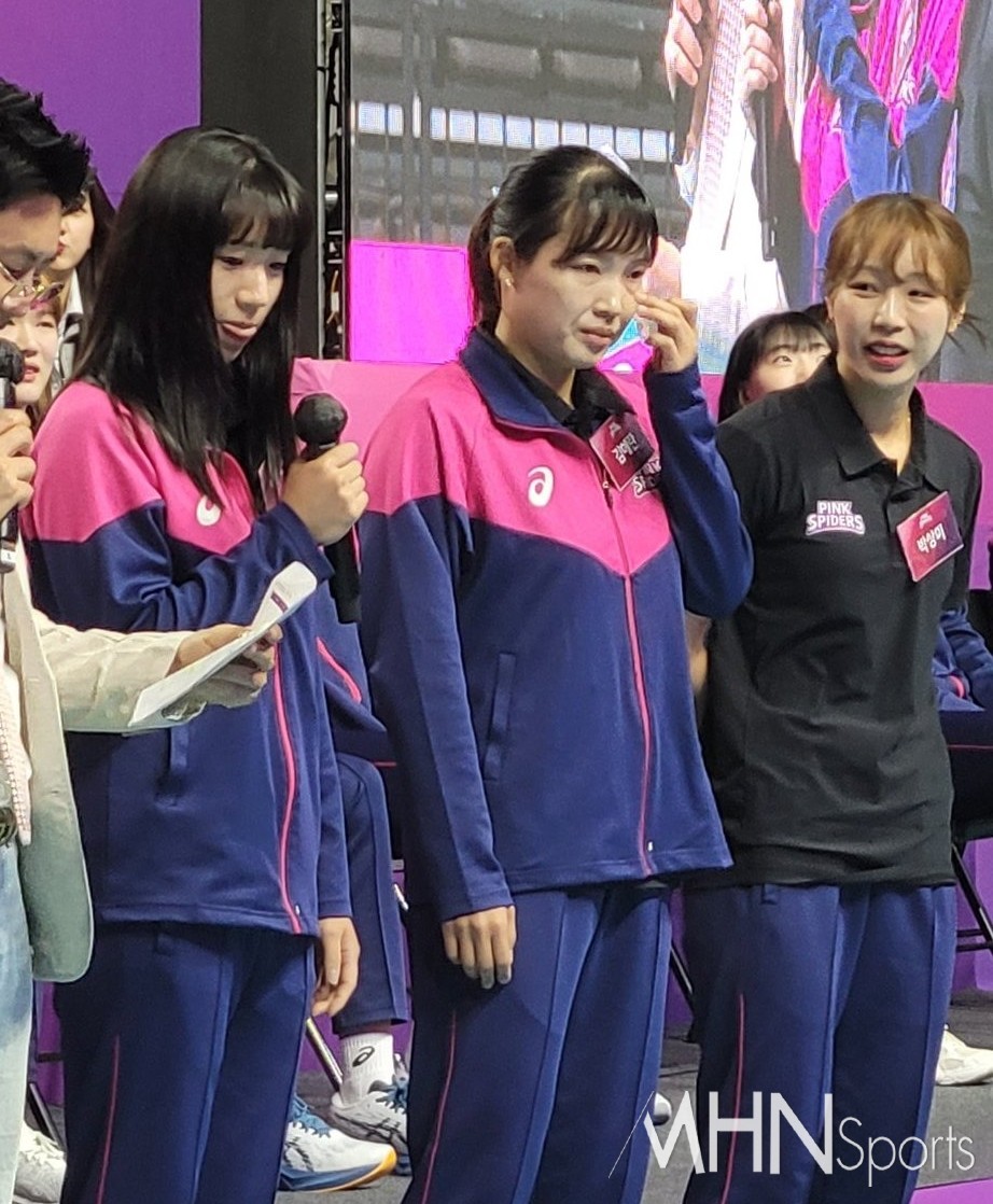 김연경 각오부터 팬 사인회까지...474명 찾은 흥국생명 'Greetings to Fans'