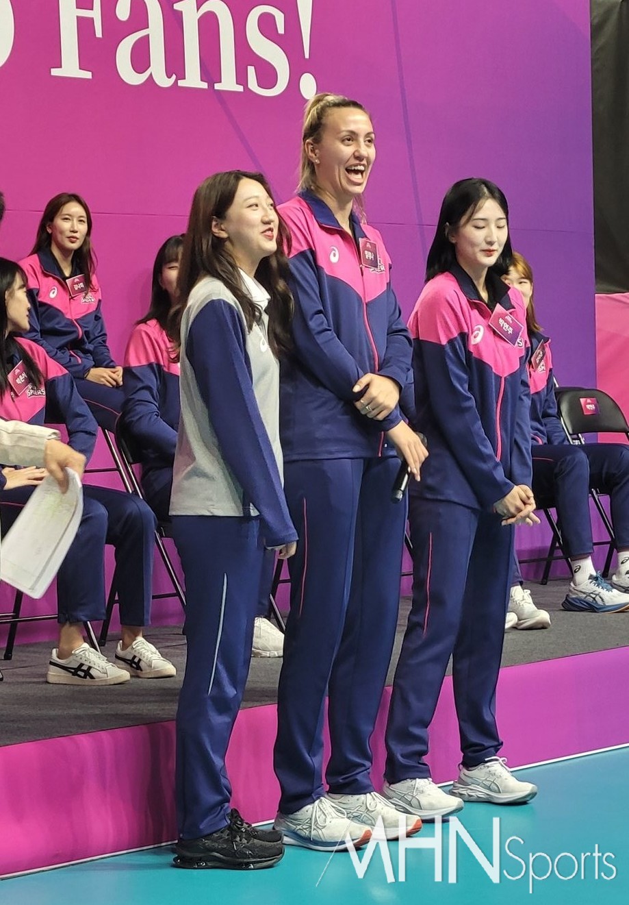 김연경 각오부터 팬 사인회까지...474명 찾은 흥국생명 'Greetings to Fans'