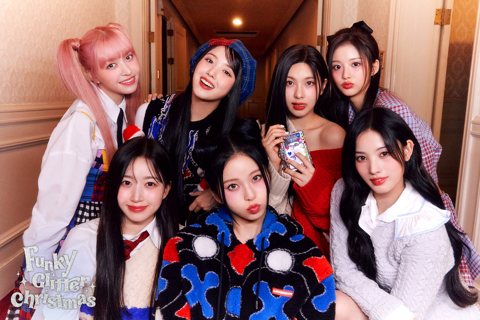 JYP 막내 NMIXX, 크리스마스 컨셉 'Funky Glitter Christmas' 티저 최초 공개!
