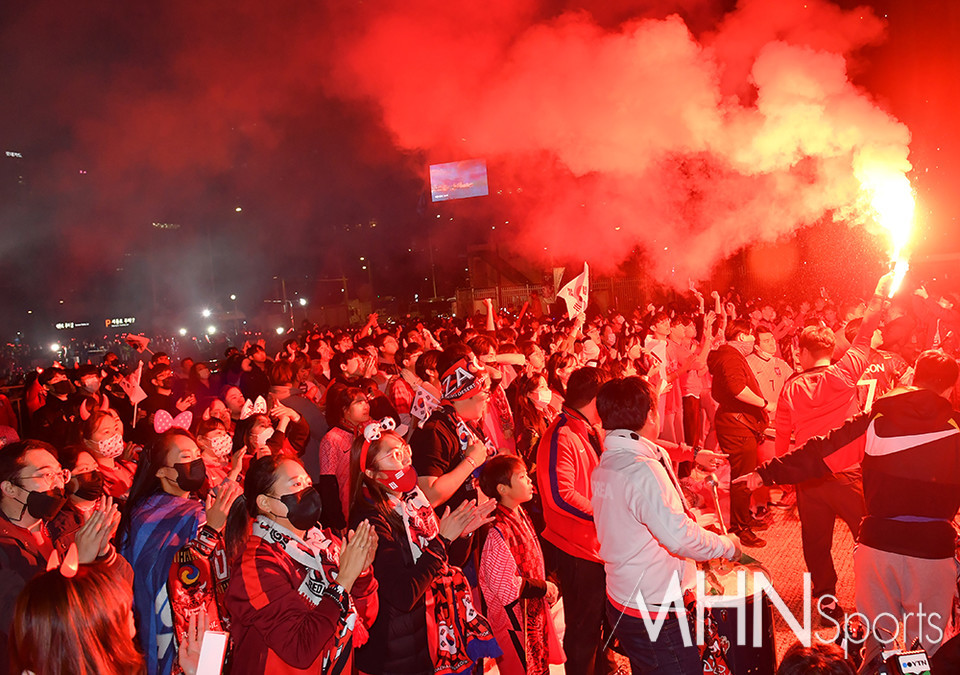 [Ms포토]응원은 계속된다!