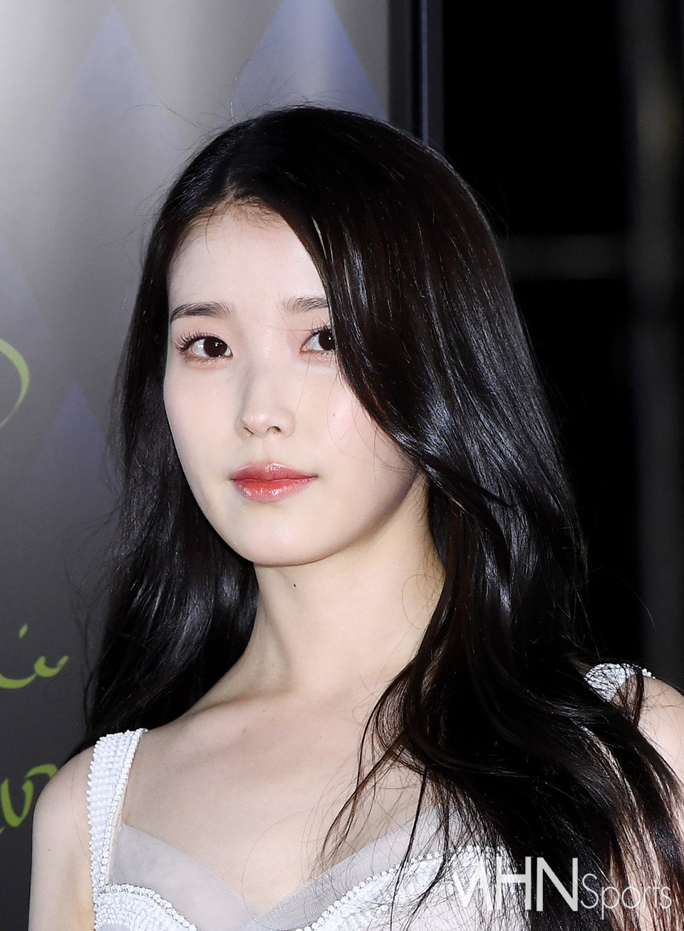 [MsAlbum] 'Shining Brightly' Lee Ji-Eun, an innocent white dress