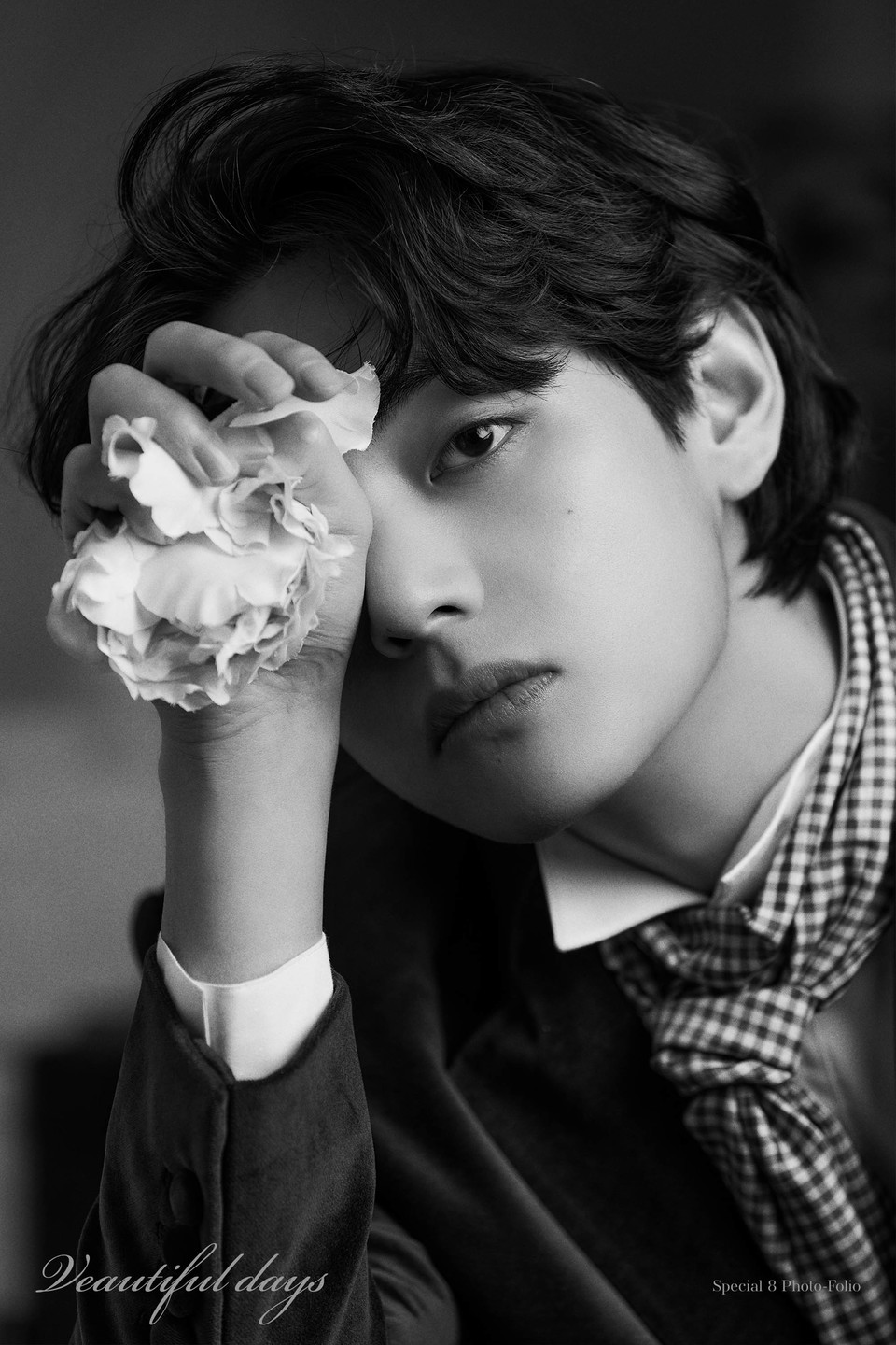 BTS V transformed into 19th Century 'European Gentleman'