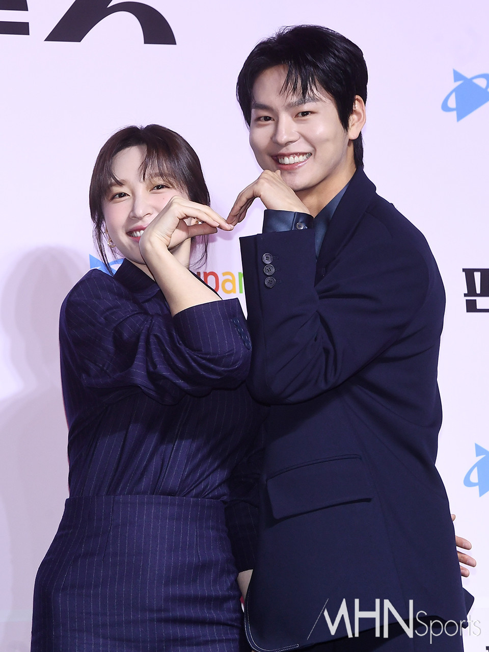 [Ms포토] 안희연-박선호 '귀여운 커플하트'