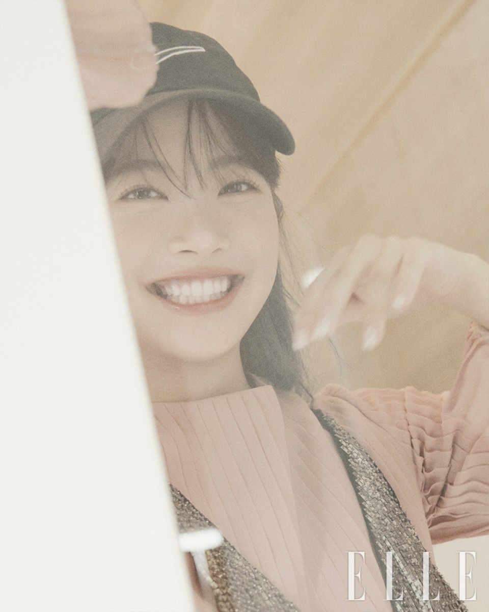 LE SSERAFIM 'Hong Eun Chae' 1st solo pictorial