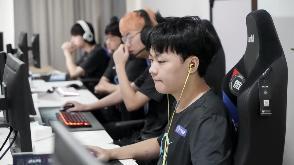 [LPL P.O] 유칼-호야 TT, RNG에 1-3 패배... 시즌 마무리