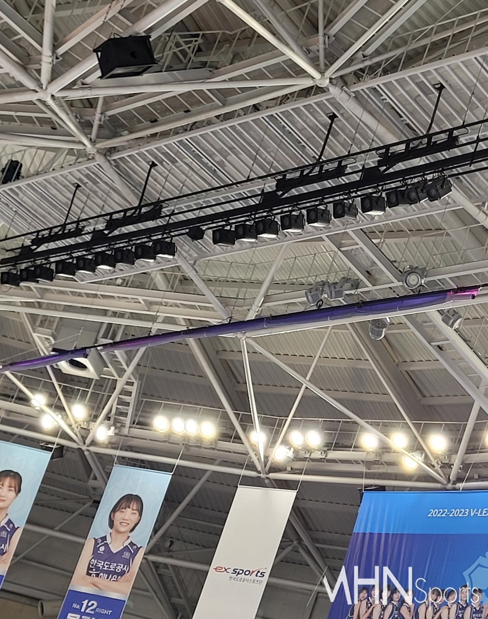 보랏빛 통합우승 현수막의 운명, 어디로?