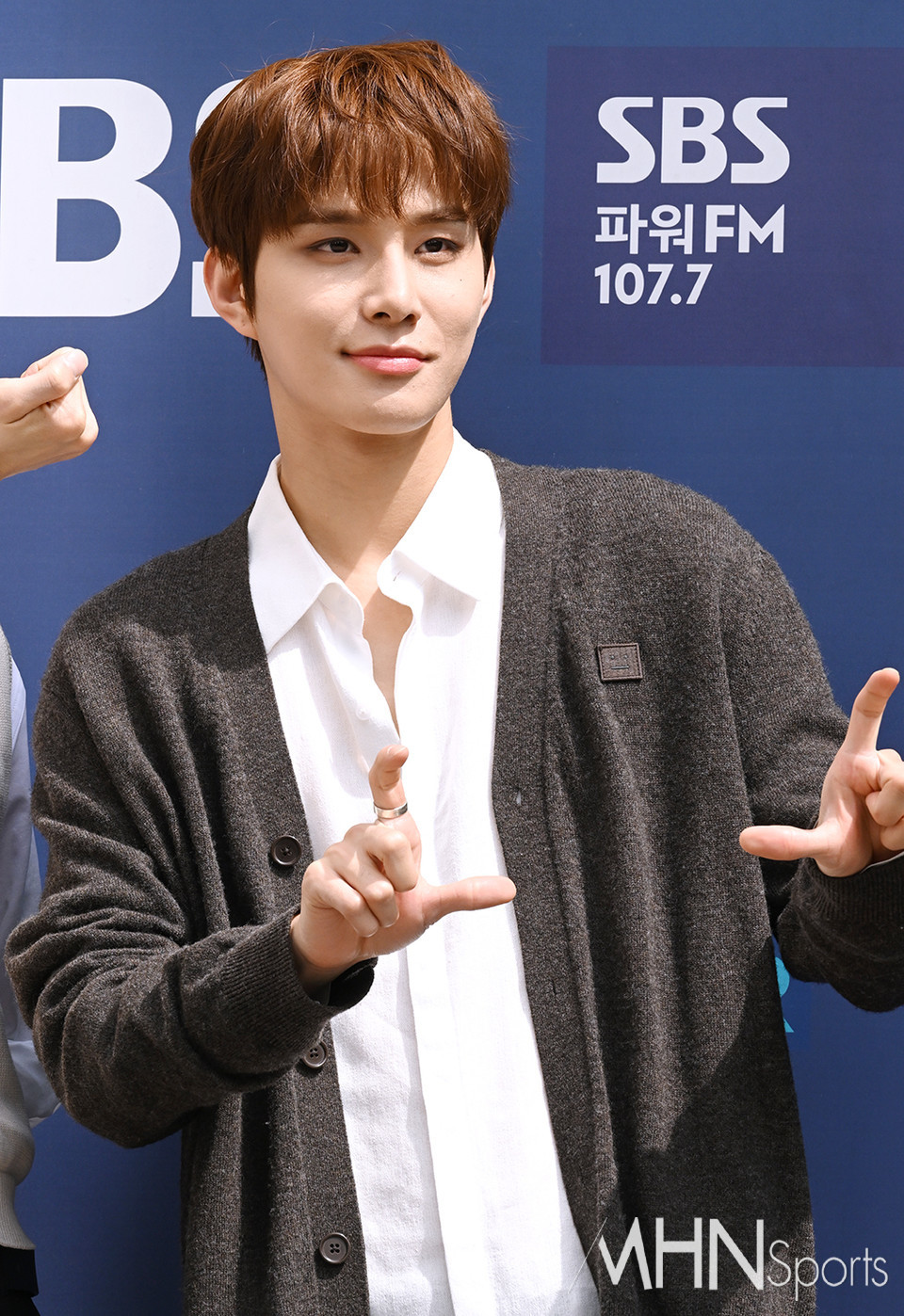 [Ms포토] NCT 도재정 정우 '향수는 양손으로 뿌려야 제맛'