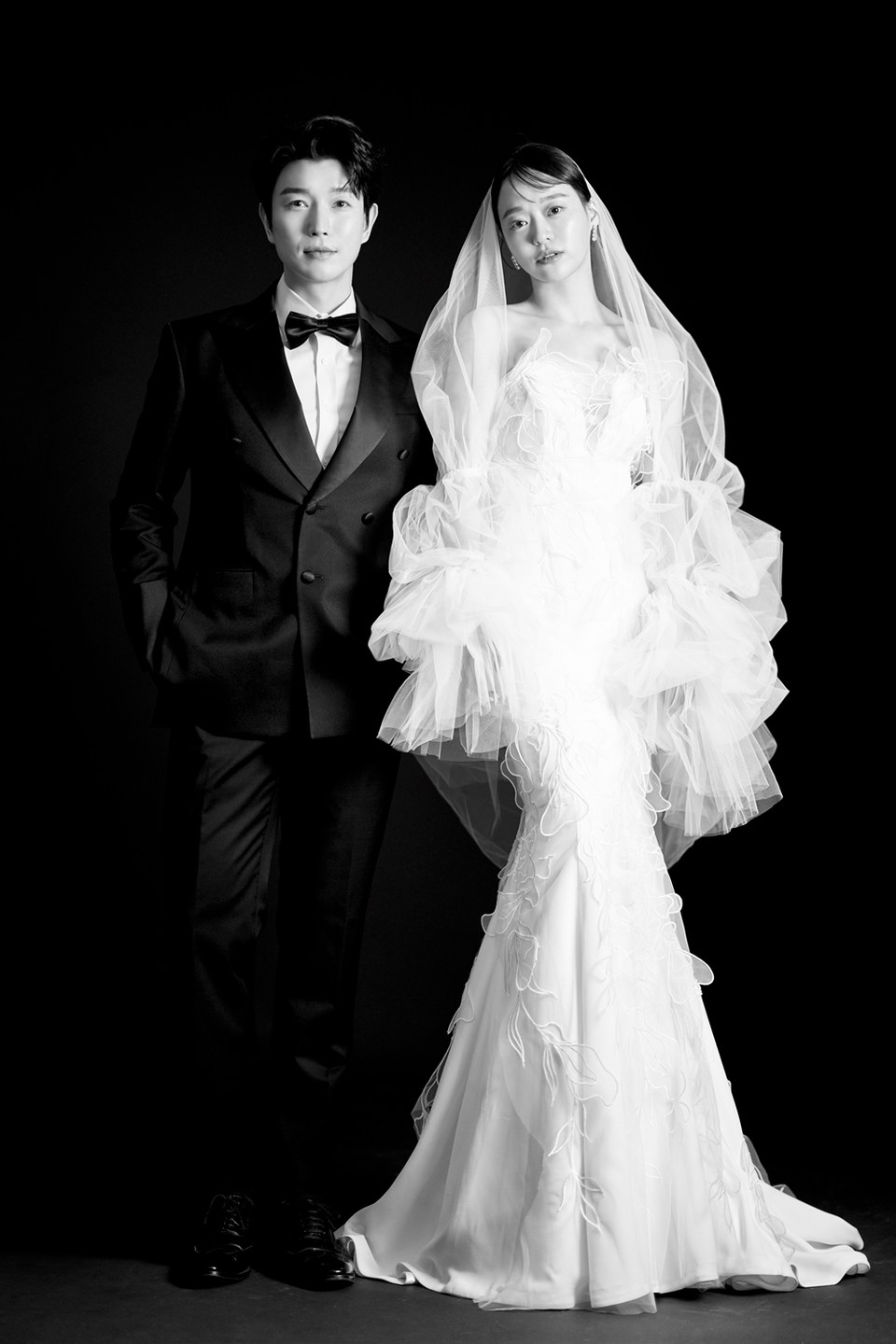 '5월 결혼' 포레스텔라 배두훈♥강연정, 로맨틱 웨딩 화보 공개