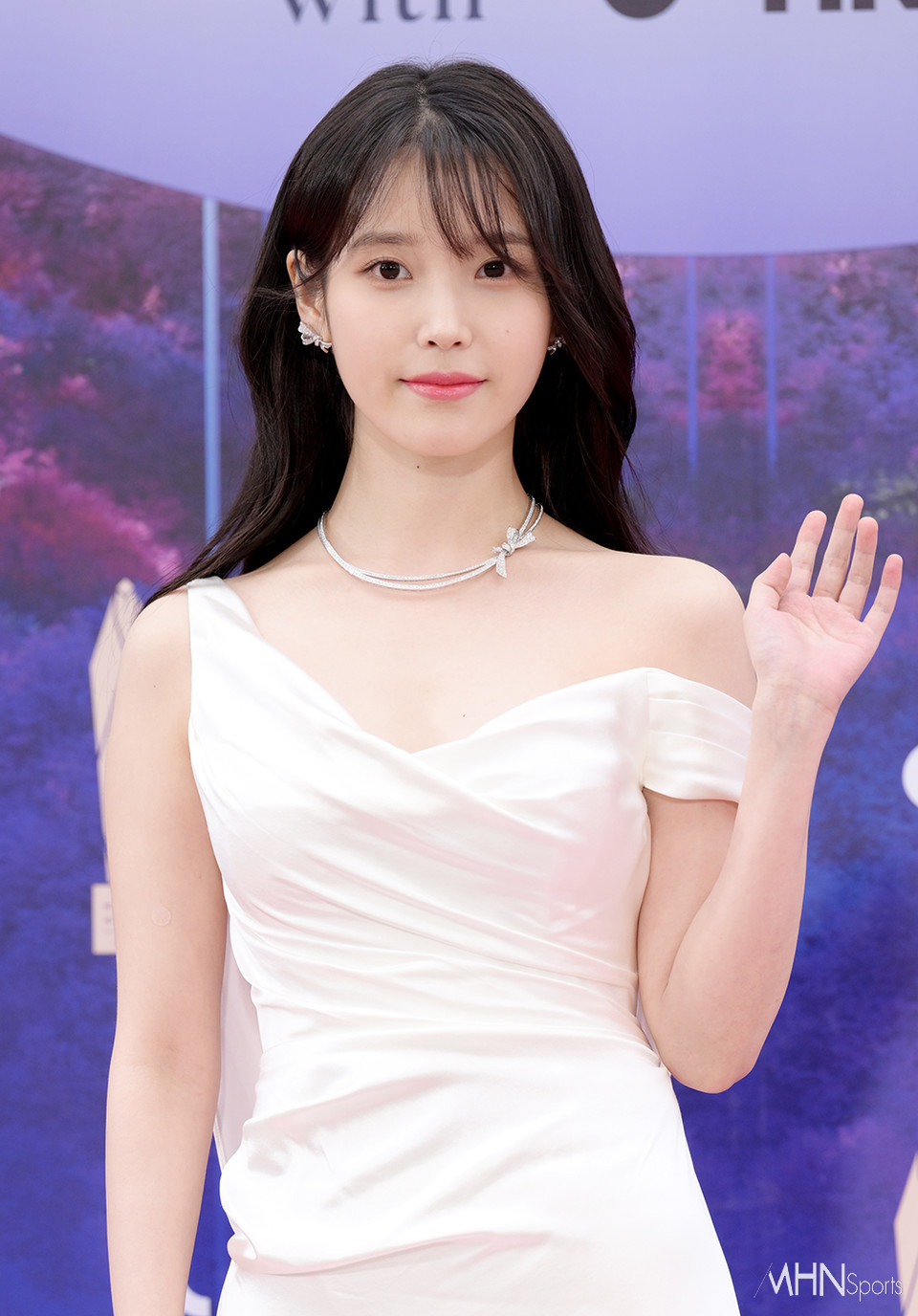 '기부 여신' 아이유, 어린이날 맞아 발달장애 학교에 '피자 파티' 선물