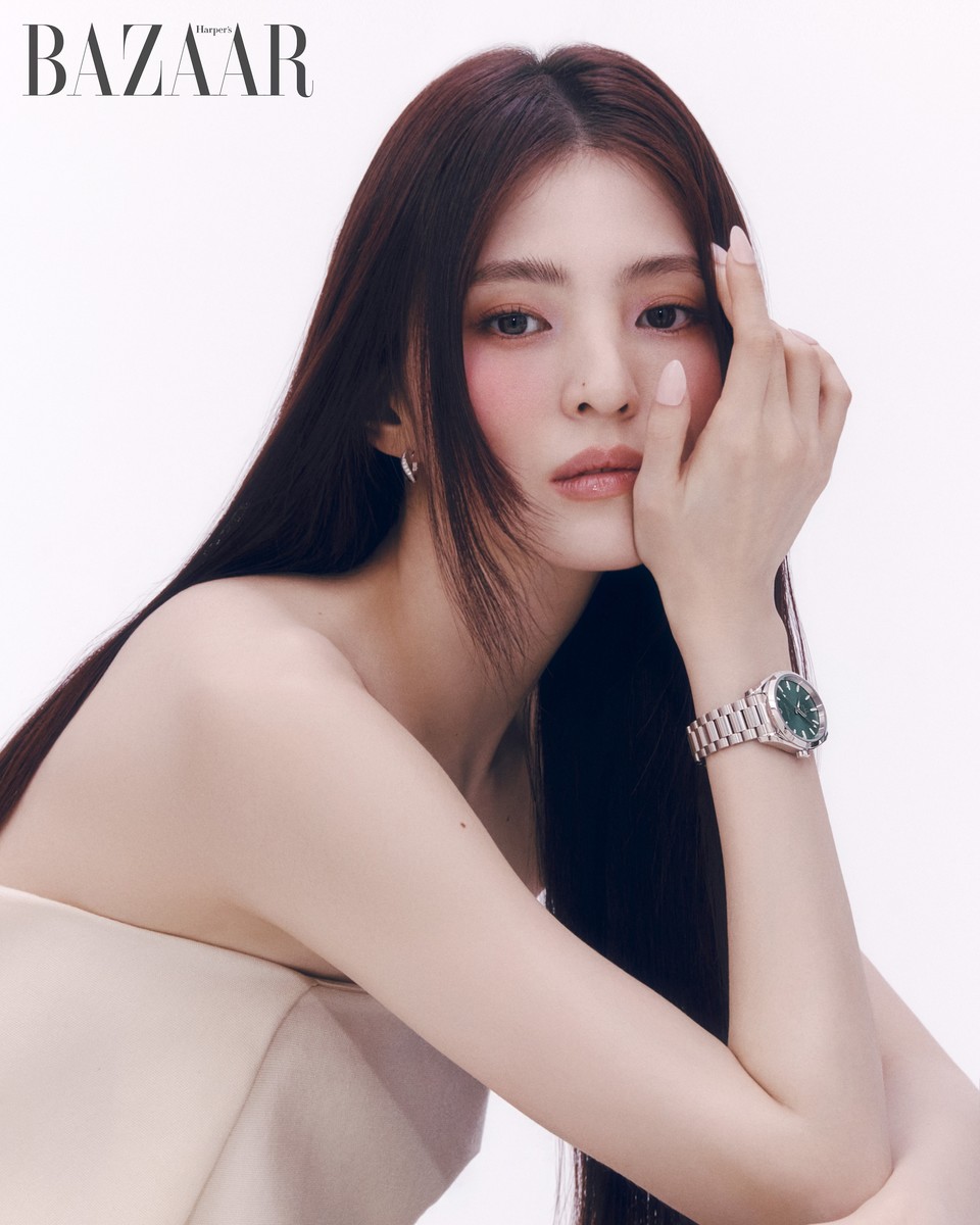 '美친 분위기' 한소희, '외모와 눈빛에 美치다'(화보)