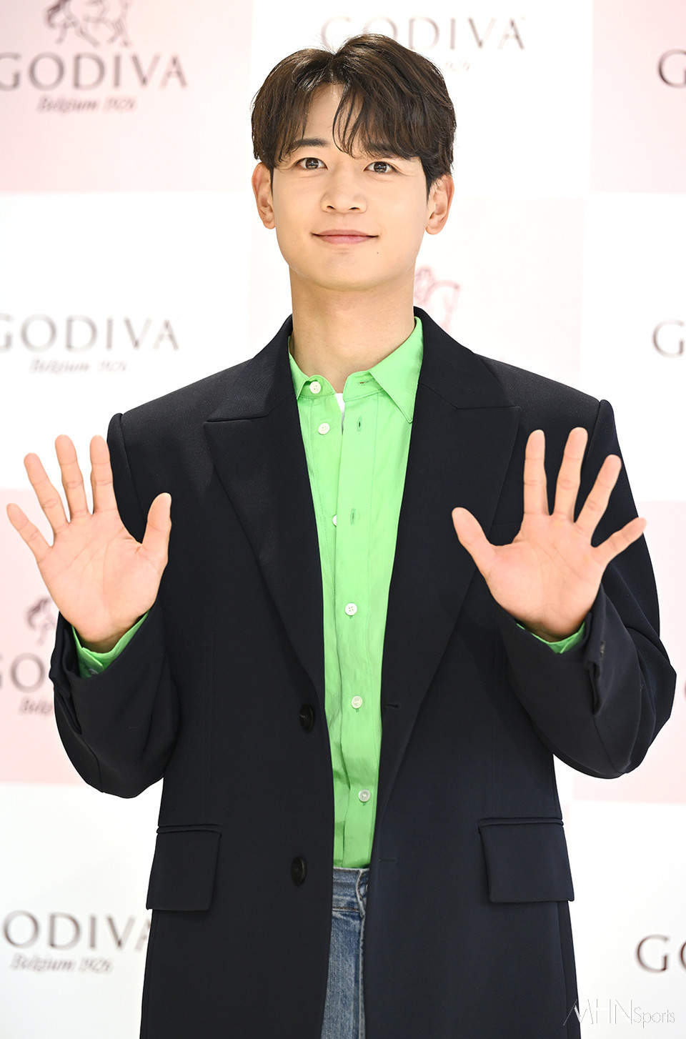 [Ms포토] 샤이니 민호 '손보다 작은 얼굴'