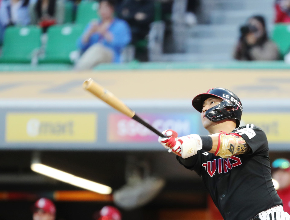 뜨거운 선두 경쟁...1위 LG~2위 SSG 1게임차, 2위~3위 롯데 1게임차