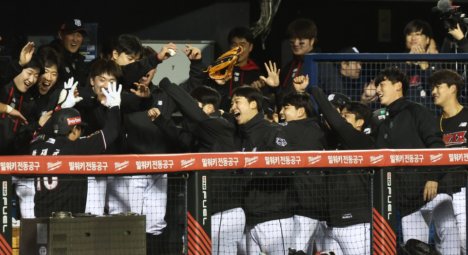 갑자기 요동치는 순위표…롯데 4연패, SSG·두산 3연승, kt 5연승