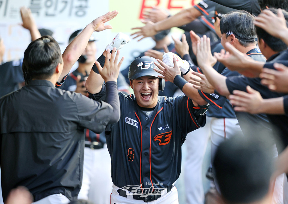 ‘11홈런’ 최정 & ‘ERA 0점대’ 플럿코, ‘한화 승승장구’ 주역 노시환 등 8명…KBO 월간 MVP 후보 발표