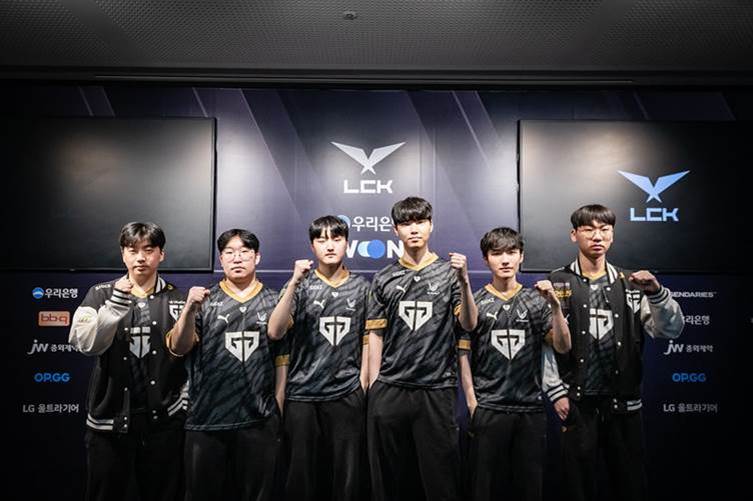 [LCK] '4대리그 유일신' 젠지, T1이라는 고비