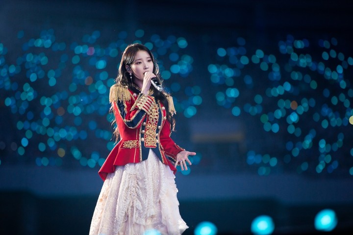 IU Holds First Fan Concert, Celebrating 15th Anniversary of Her Debut