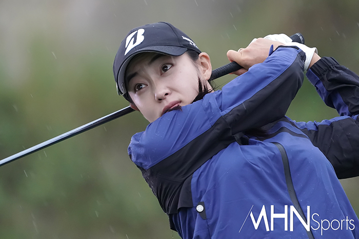 [Ms포토] 윤선정 '두 눈 부릅뜨고 날리는 티샷'