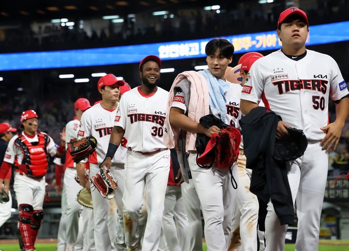 LG 1위 확정?…SSG·KIA·롯데 마지막 가을야구 티켓 주인공은?