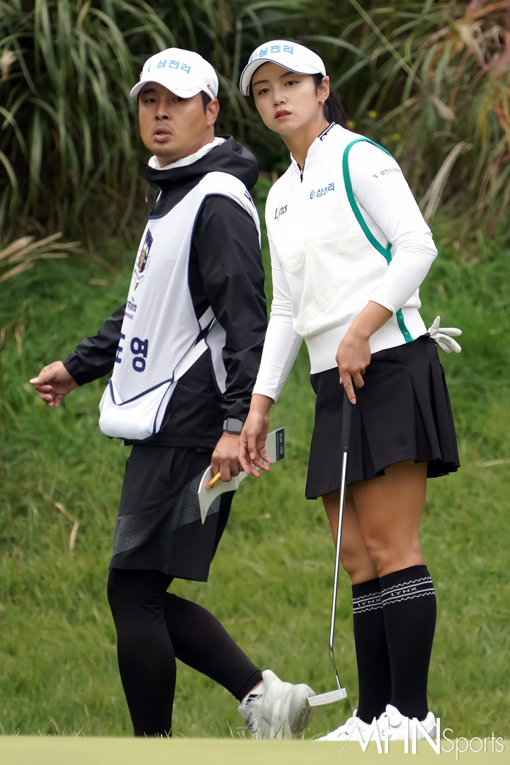 [Ms포토] 박도영 '긴 거리 버디 퍼트 준비해요'