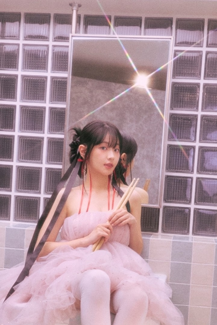 '큐티 섹시' 쵸단, QWER 신곡 티저 이미지 공개