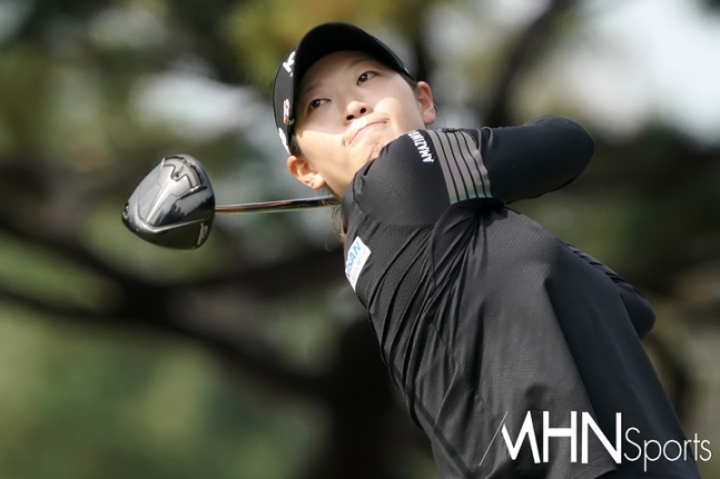 장타력 1인자 방신실, '닥공 골프' 앞세워 KLPGA 투어 2승 달성