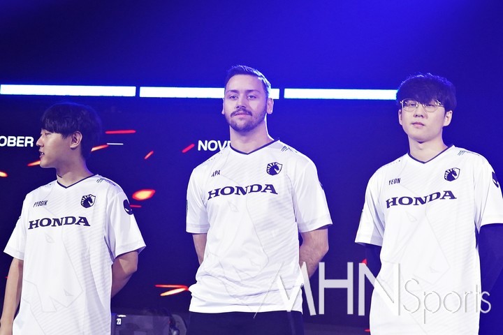 [롤드컵] '팬들 잇몸 만개' 만개 대박 APA, TL 첫 승 견인