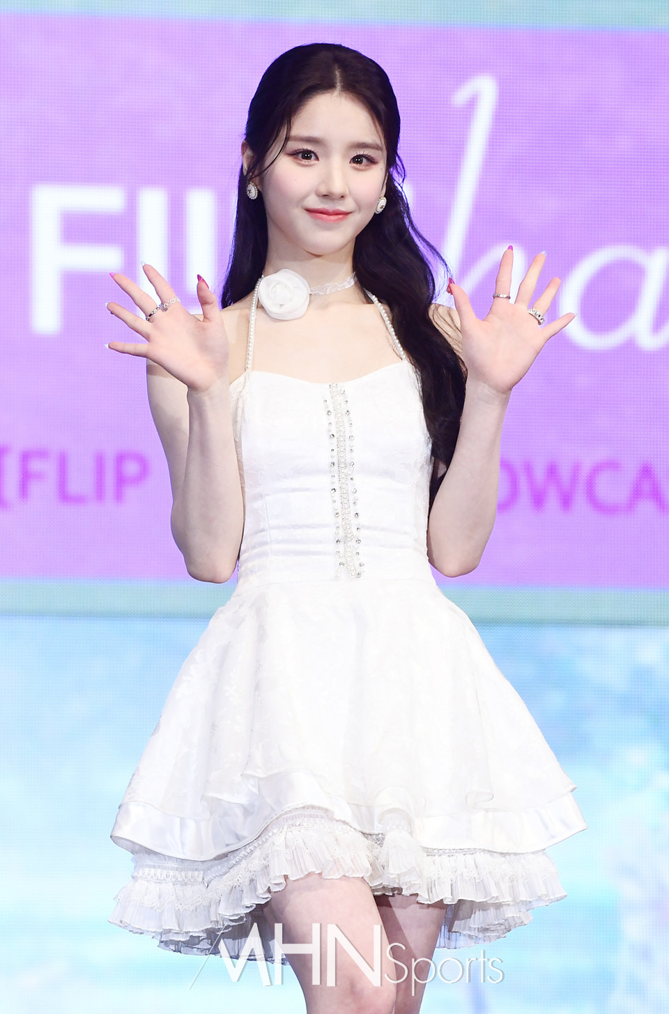 LOONA →ARTMS HEEJIN Makes Another Leap As She Starts Her Solo Career