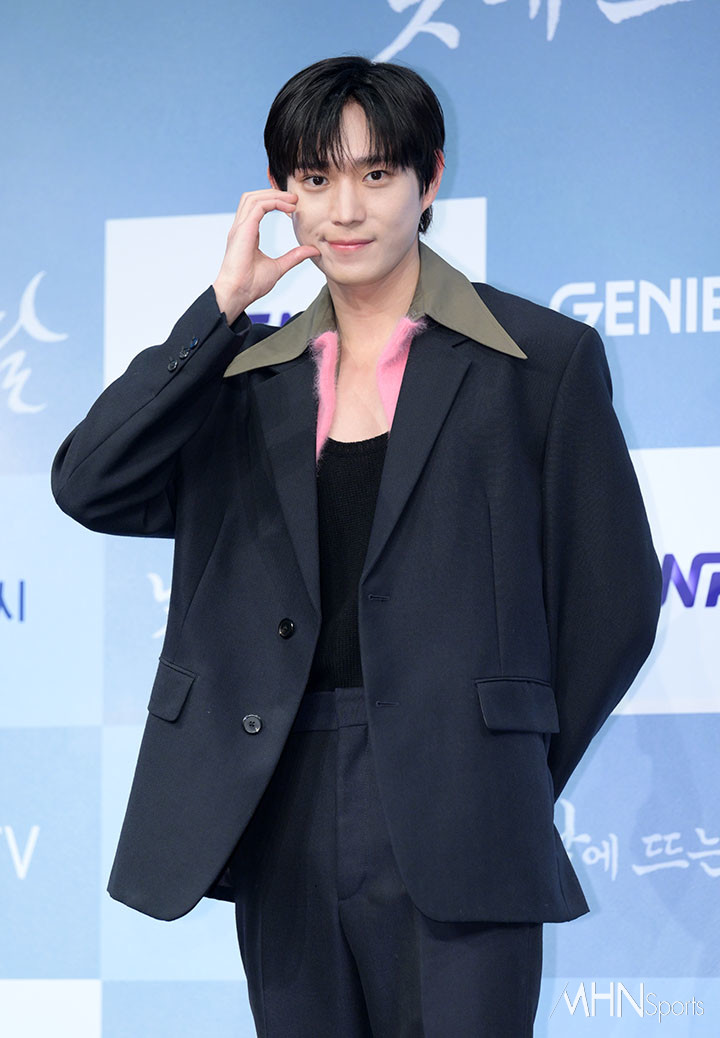 KIM YOUNG-DAE, Looking Handsome As Fans Await For His New Upcoming ...