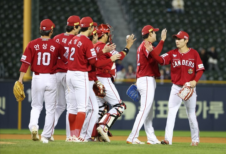 SSG 랜더스 신임 감독? 한국시리즈 이후에 시행한다