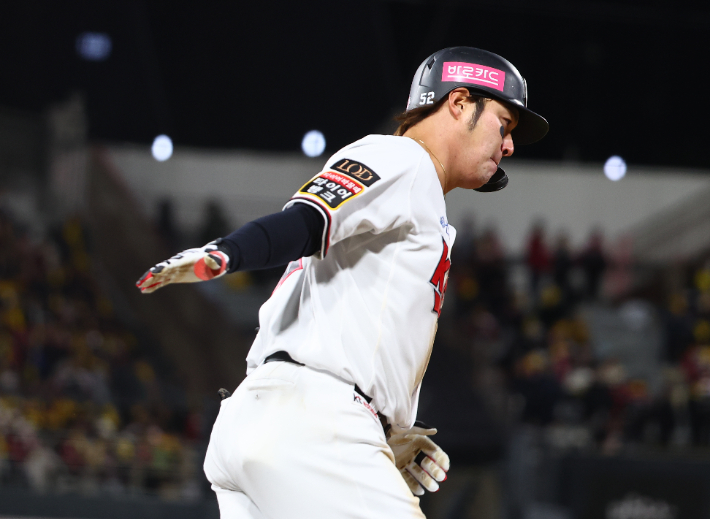 [KS] LG 오지환 '극적 쓰리런'→김윤식 등판 '우승 능선' 넘는다, KT 엄상백 선발