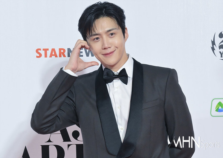 Kim Seonho's 'Charming Dimples' [Ms Album]