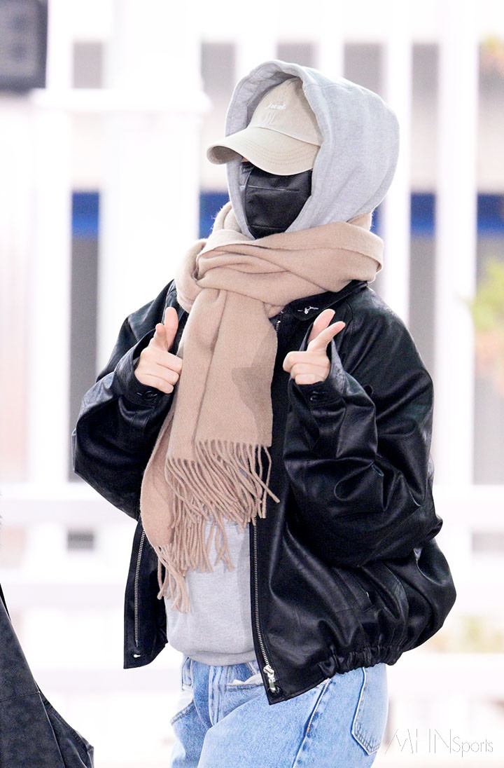 IVE YUJIN, Unconcealable Loveliness [Ms Album]