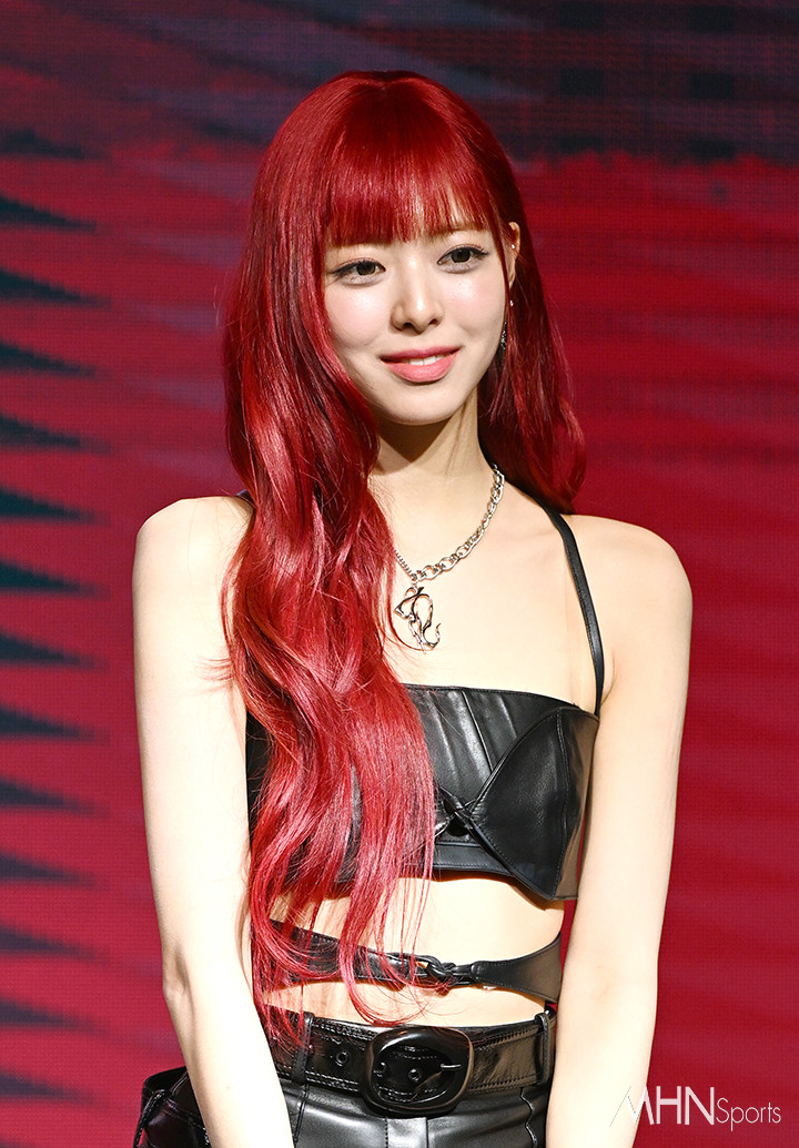 ITZY YUNA, "Born to Be an Idol" [Ms Album]