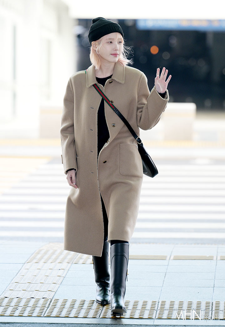 IU's Pink Hair Stuns Fans...'So Lovely!' [Ms Album]