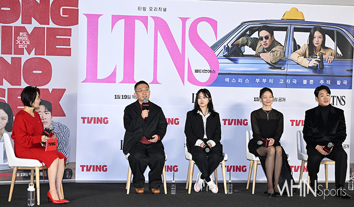 [Ms포토] 인사하는 'LTNS' 임대형 감독