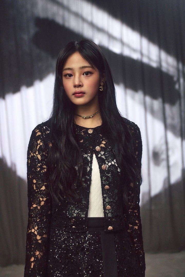 NewJeans Minji Shines at Chanel Show, Showing Off Elegant Grace in ...