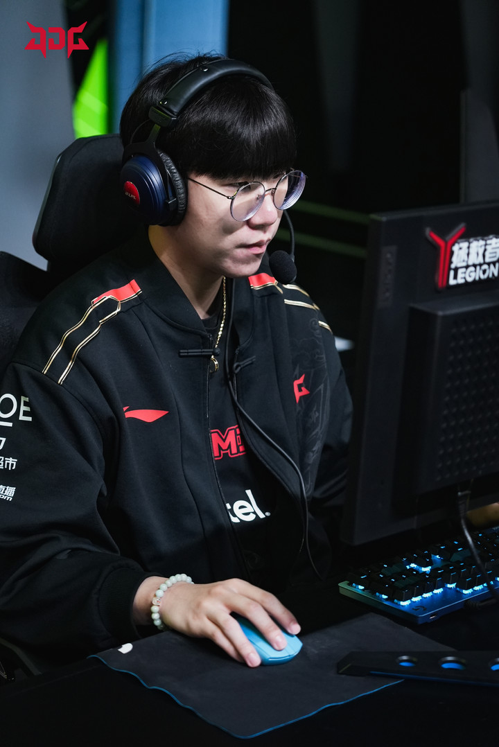 [LPL] '룰러 쇼' 펼친 JDG, NIP 꺾고 '공동 2위' 등극