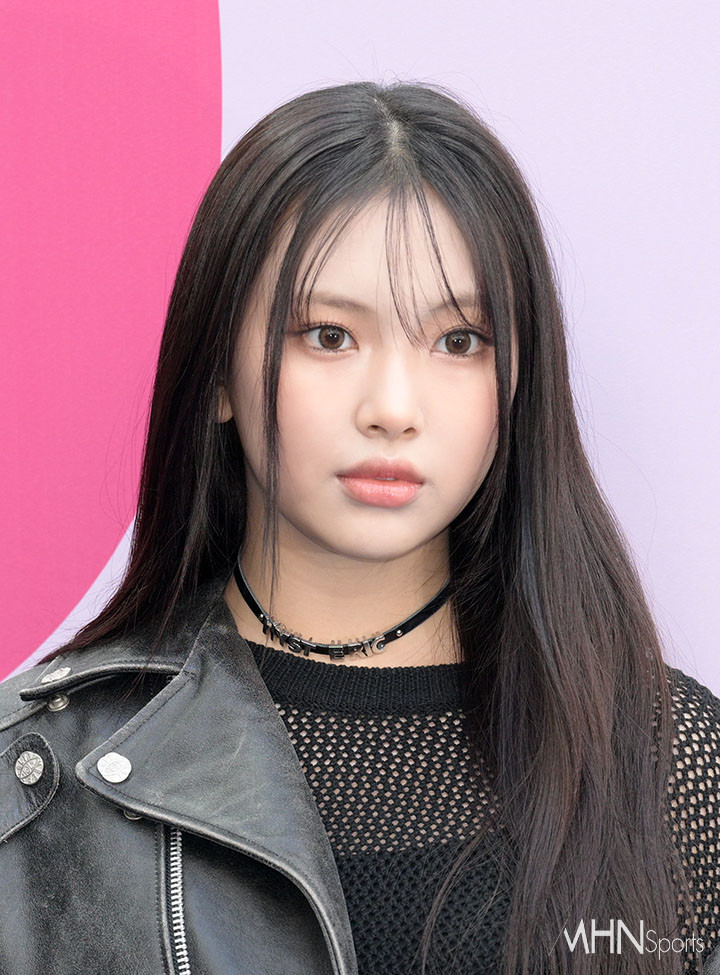 All Eyes on 'NewJeans' at 2024 F/W Seoul Fashion Week [mhn Album]