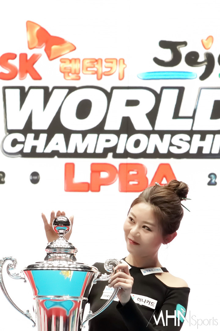 [mhn포토] 김가영 '우승컵 너어'