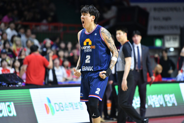 '최준용 24득점' KCC, SK에 3연승 거두고 PO 4강 진출...'DB 나온나!'