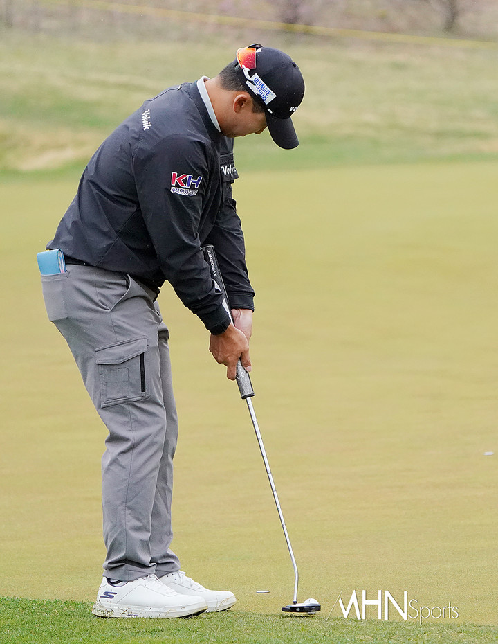 '파5 홀 버디-버디-이글'..300야드 펑펑 날리는 김홍택, 7년 만에 2승 보인다